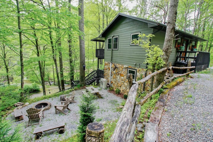 Rushing Creek Retreat | Serene Cabin W Great Views - Sylva, NC