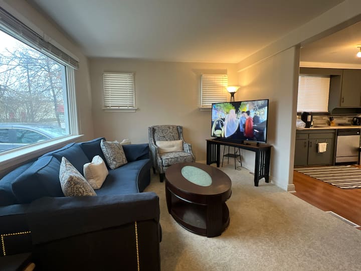 Entire Home In Winnipeg St. Vital - Winnipeg