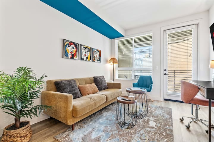 Bright & Modern Condo | 1mi To South Coast Plaza - Costa Mesa, CA