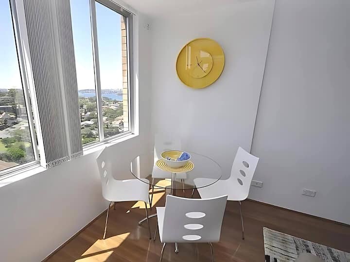 Neutral Bay Studio Overlooking Sydney Harbour - North Sydney