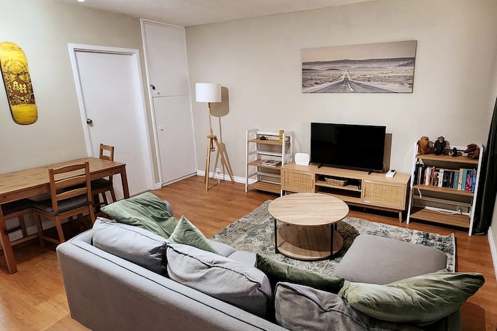 Alfie's Beach House - Glenelg