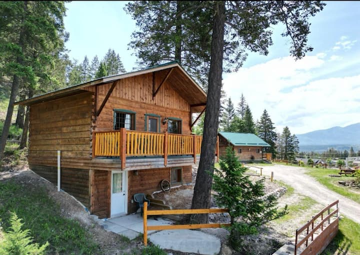 Charming Open Concept Log Cabin - 