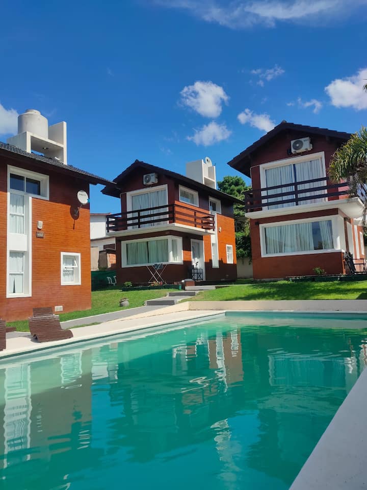Cabañas A Pasos Del Mar - Villa Gesell