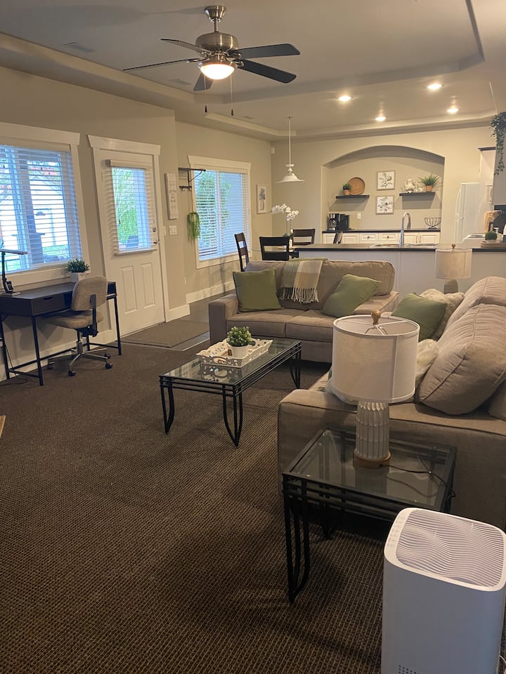 Cozy 1 Bedroom Suite In Pitt Meadows - Coquitlam