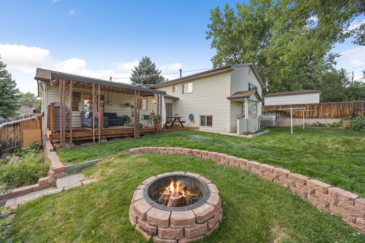 Mountain View | Coffee Bar | Backyard Farm & Bbq - Colorado Springs, CO