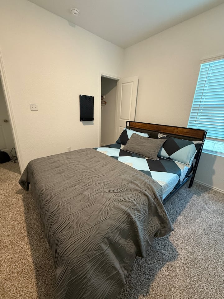 Spacious Private Room & Kitchen,children Play Area - Leander, TX