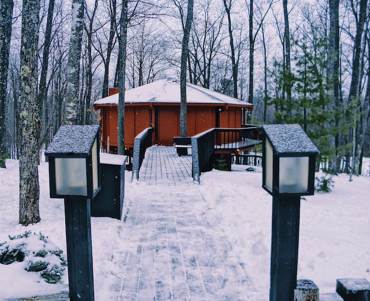 Eagle River Treehouse - Eagle River, WI