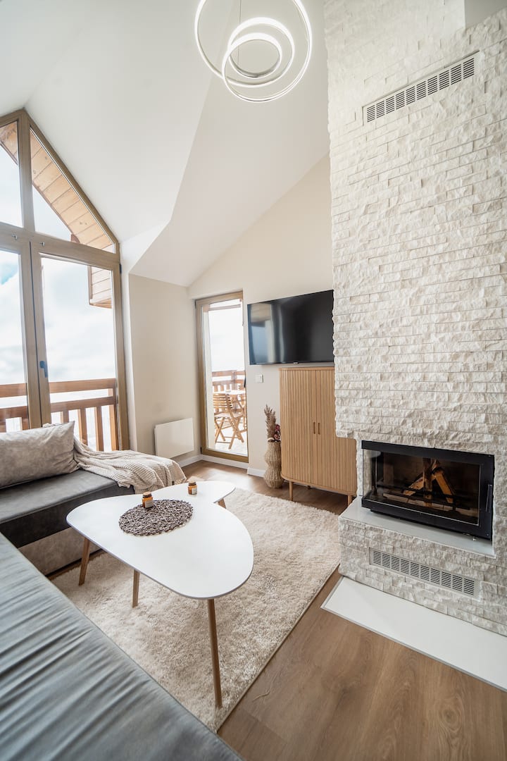 Host2u 3bd Penthouse Sauna, Jacuzzi, Fireplace - Bansko