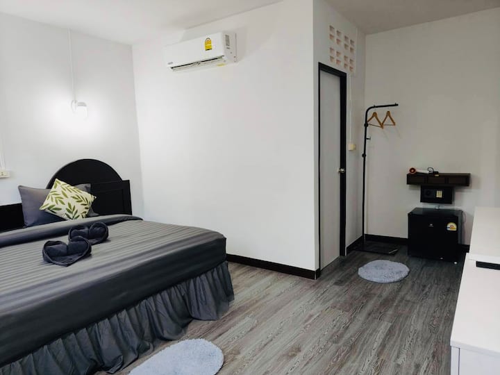 Phi Phi Island Backpacker Haven - Ko Phi Phi Don