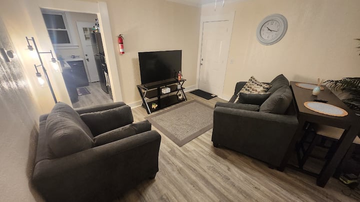 Cozy 2 Bed 1 Bath - Toledo, OH