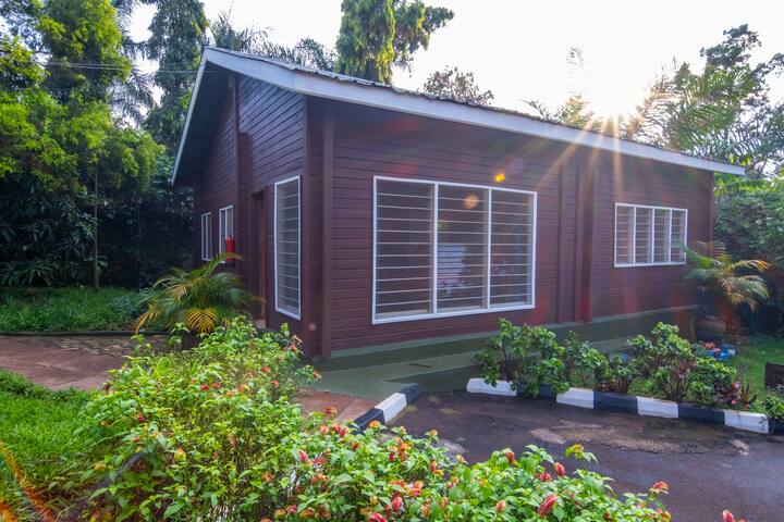 Stylish Loft Cottage With Pool - Kampala