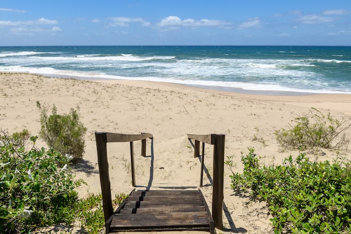 18 Bronze Paradise - Relax By The Ocean . - Port Edward