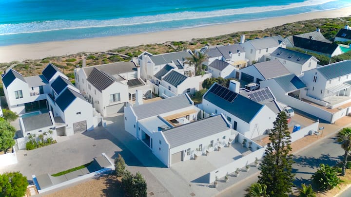 Sea Lily | 2nd Row From Beach, Pool & Sleeps 6 - Saint Helena Bay