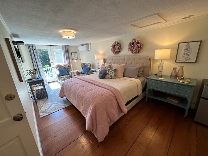 The Inn At Perkins Cove Room #8 - York, ME