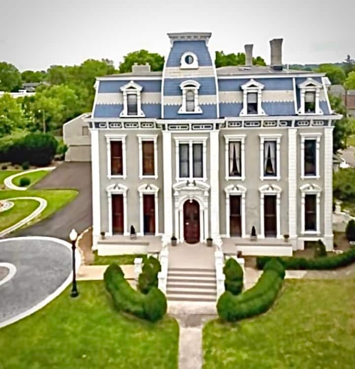 Sir Maximus' Room At Historic Mansion - Dayton, OH