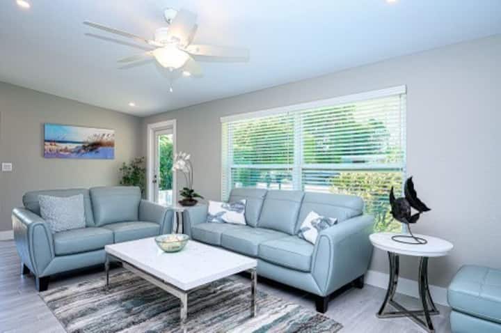 Cozy Coastal Cottage - Naples, FL