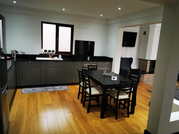 Cabana De Inchiriat
5 Camere - Putna