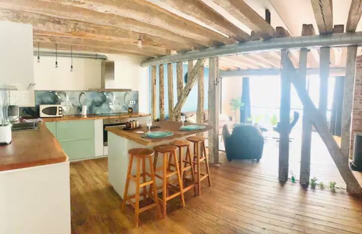 Bel Appartement Avec Charme Et Cachet De L'ancien - Saint-Saturnin