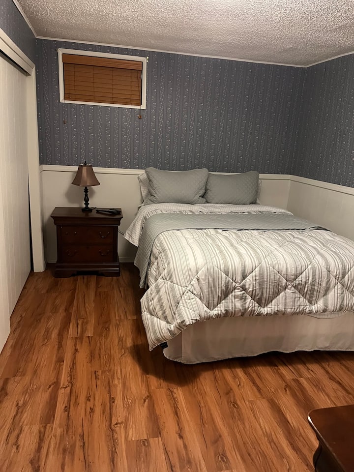 Cozy Private Daylight Basement - Hayden Lake, ID