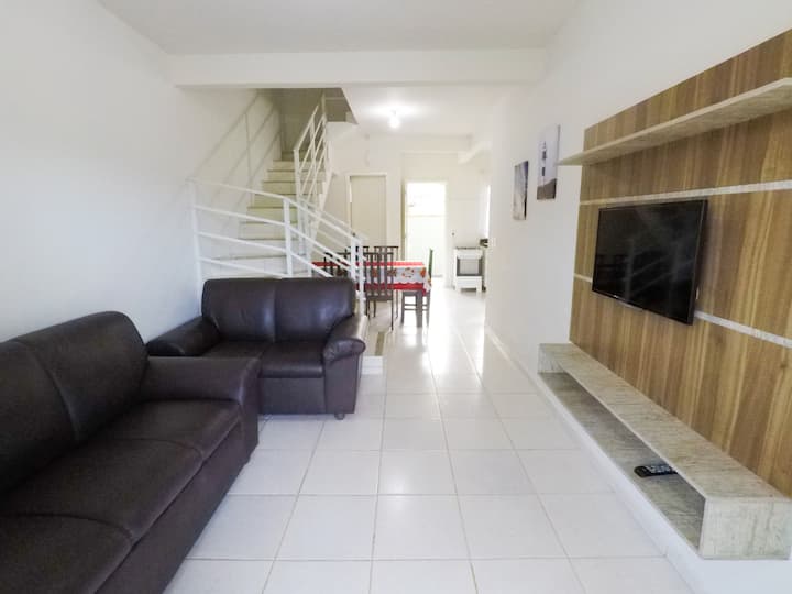 Casa Ampla 3 Dormitórios - Zona Central  Da Praia - Bombinhas