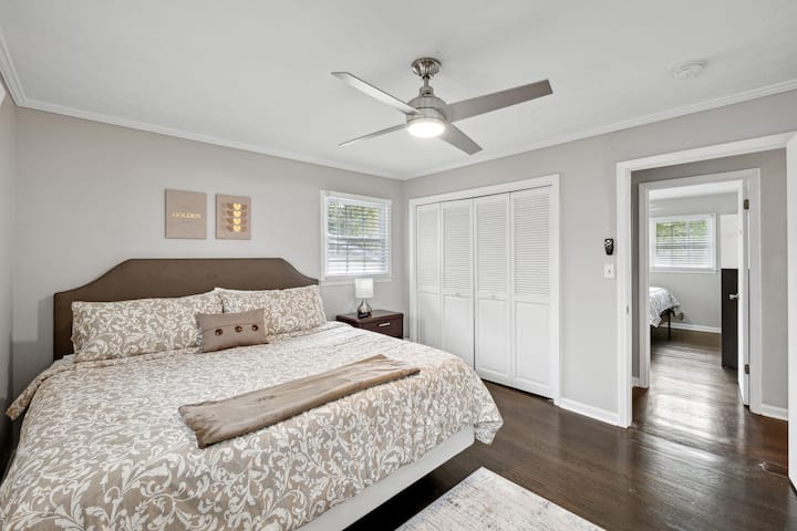 #3 - The Gold Rm + King Bed/private Bath/serenity - United States