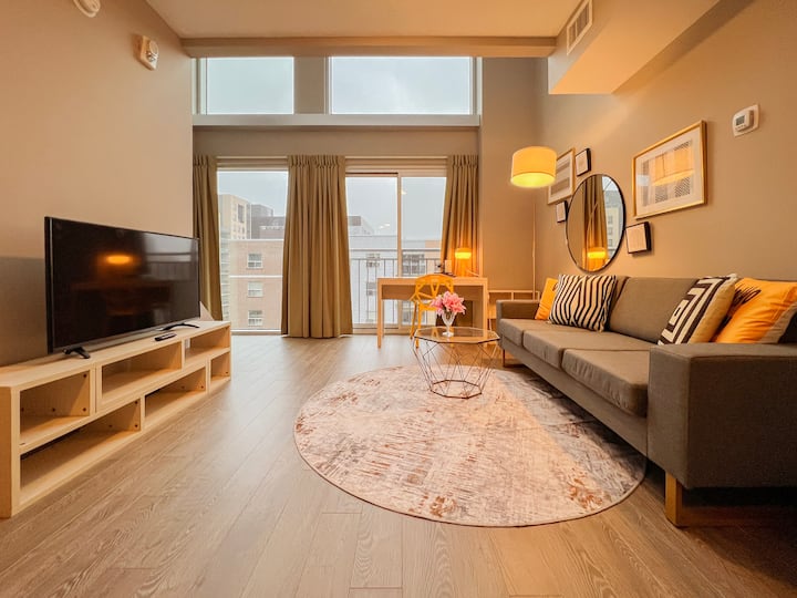 Trendy Designer Loft W/ Parking & Luxe Finishes - St. Jacobs