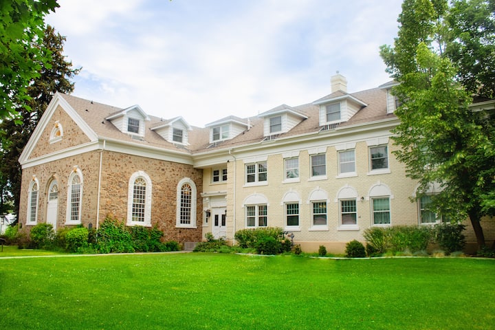 Cycling Room @ Historic Bed + Breakfast - Logan, UT