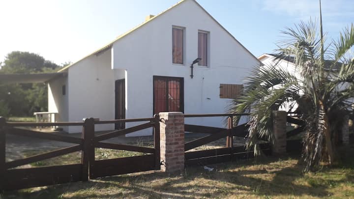 Casa A 250 Metros Del Mar - Castillos
