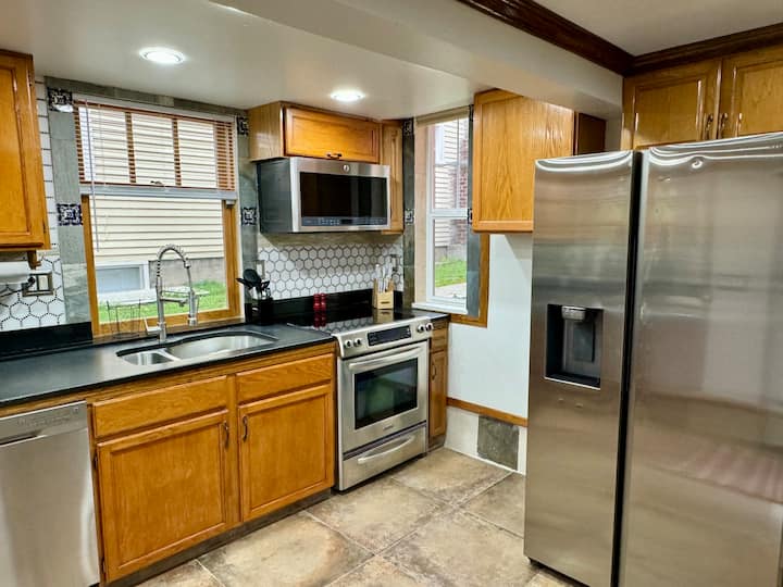 Cozy-furnished-seattle-apt3br1ba - Seattle, WA