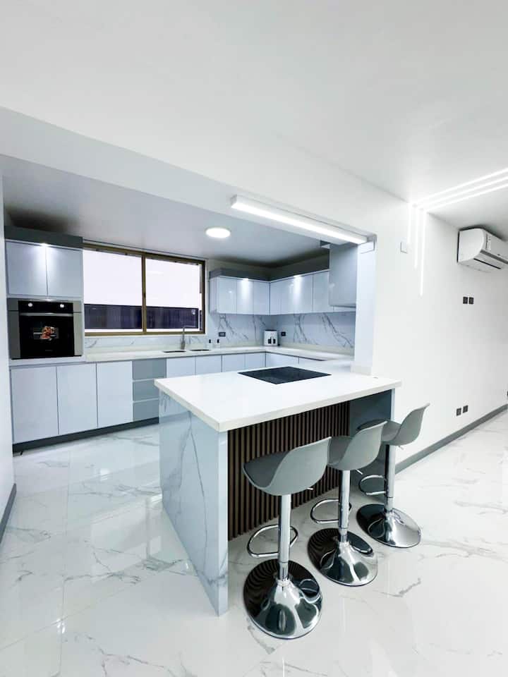 Paradise For 5 In San Bernardino, Ccs - Caracas