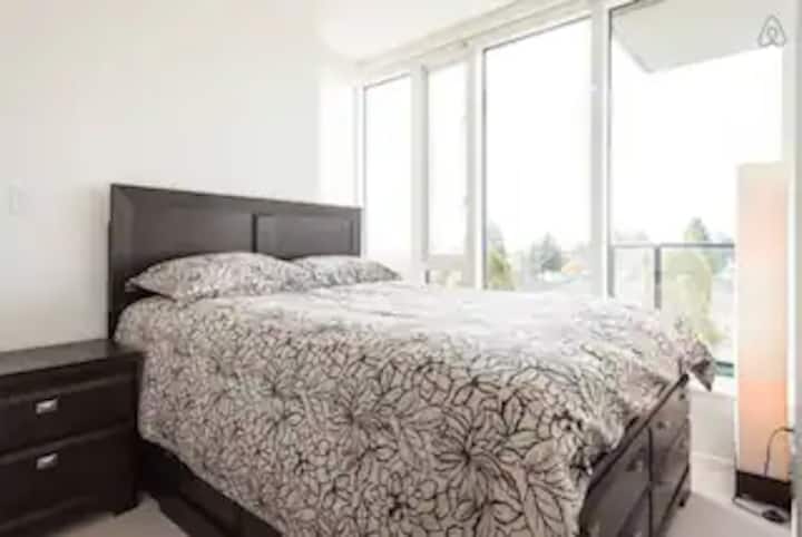 Lovely 2br+2bh Apartment With Ac - Richmond