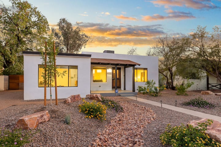 Renovated Adobe W/ Hot Tub-close To U Of A - Tucson, AZ