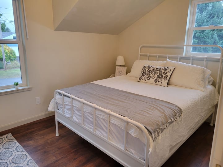 Cozy Carriage House - Tacoma, WA