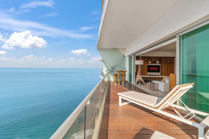 Luxury Beach Front Condo  21st Floor Views - Puerto Vallarta