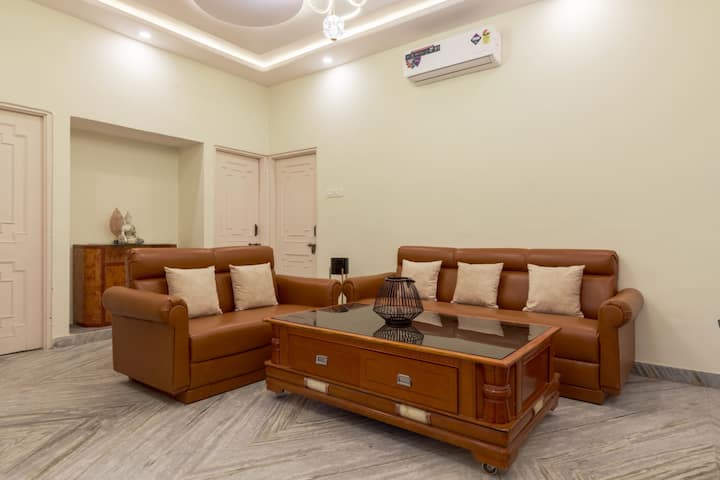 Spacious 4br Home In The City Centre - Jaipur
