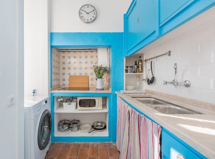 Retro Bairro Alto Nightlife Hub, By Timecooler - Lisboa