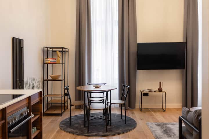 Design Studio By Flower Square–top Location - Zagreb