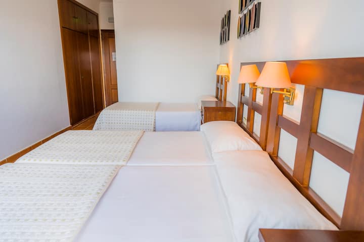 Triple Room In The Sierra De Aracena - Aracena