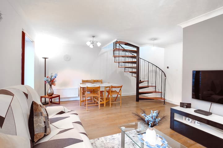 Spacious Wimbledon House | Lovely Garden + Parking - Londres