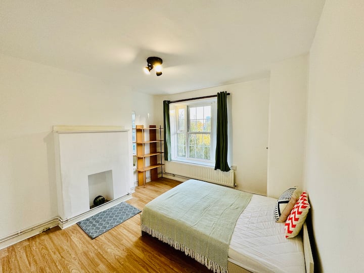 Flat In Elephant And Castle (Sleep 8 People) - London
