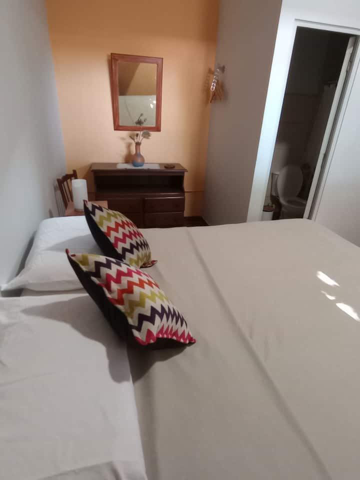 Habitación En Ciudad Baño Privado Y Cochera - Mendoza