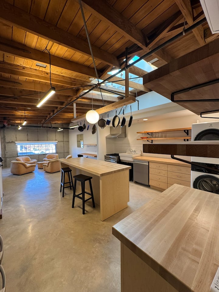 Claremont Village Sparkling New
Loft / Apartment - Pomona, CA