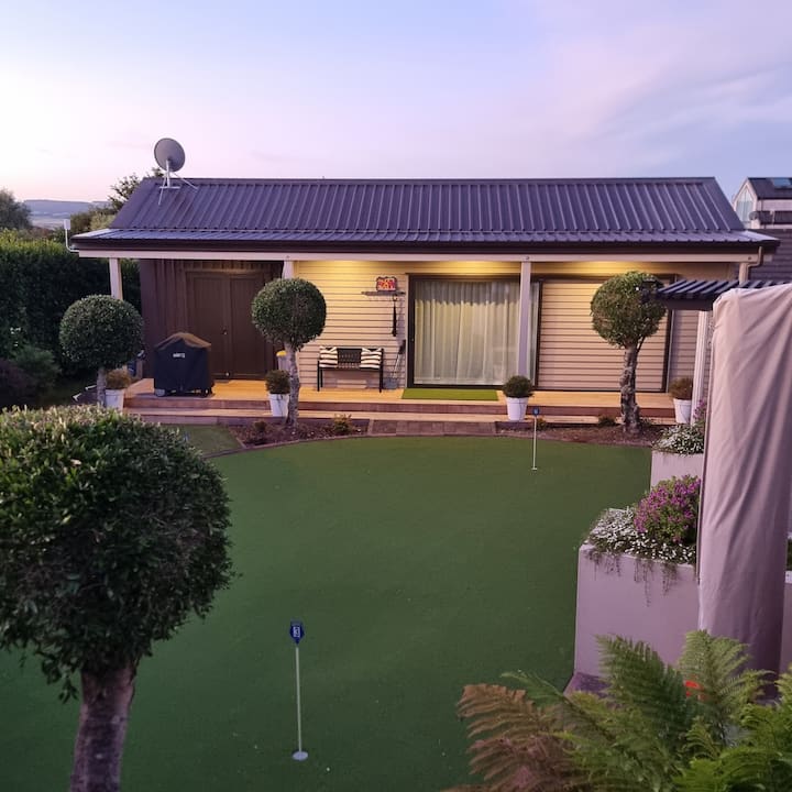 The Olives - Geothermal Hot Tub / Putting Green - Taupō
