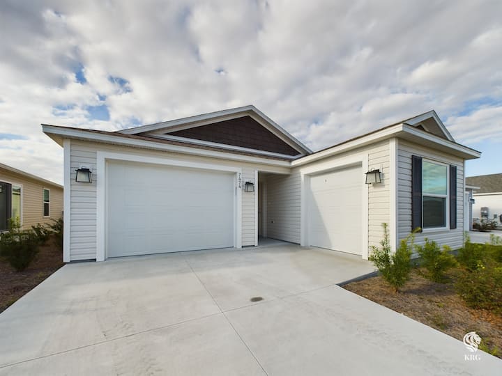 Perfectly Placed In Moultrie Creek - Wildwood, FL