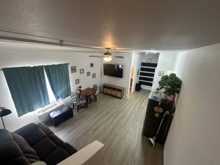 Large Lofted One Bedroom - Yakima, WA