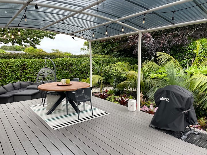 A Hop, Skip And A Jump To Town! - New Plymouth