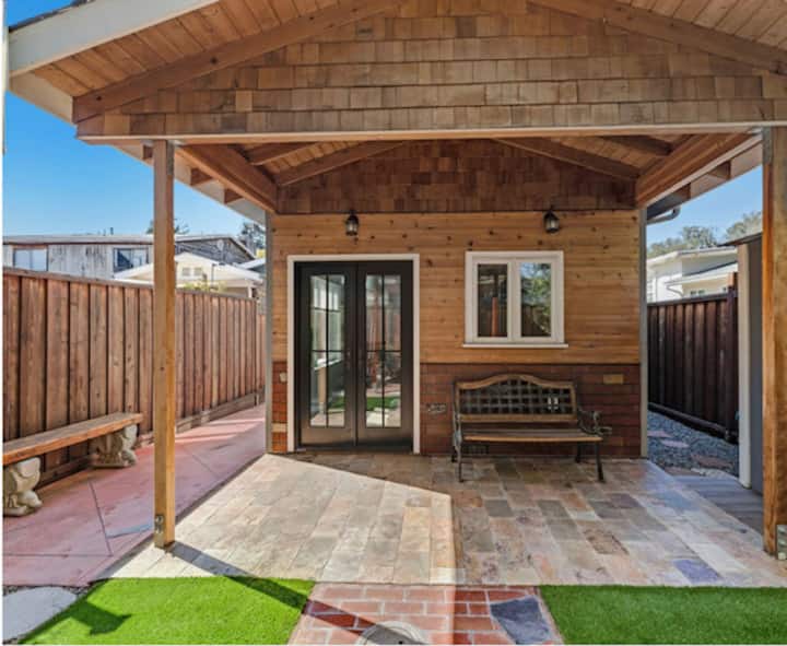 Modern Cottage - San Leandro, CA
