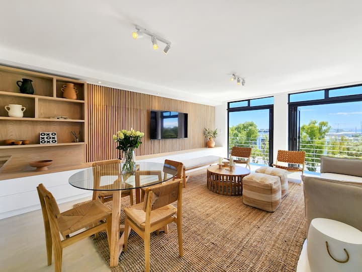 Sophisticated 2 Bdr In Green Point - Cape Town