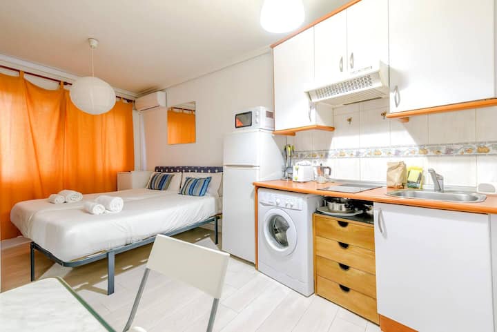 Small Studio - Metro Stop At 350m - Madrid