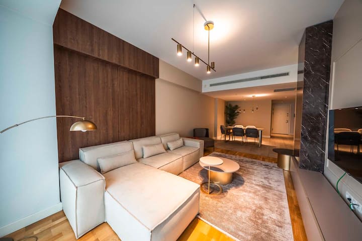 Elegant 3 Br & 2,5 Bath In Taksim; Pool,spa,garage - Estambul